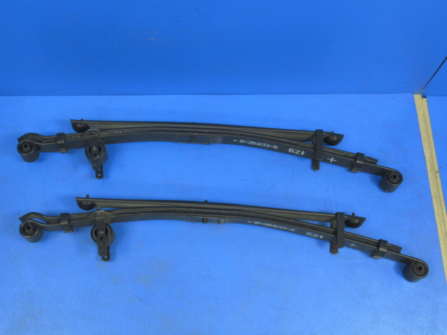 ハイエース 4WD スーパーGL DX 200系 純正 リーフスプリング 左右 -Photo-